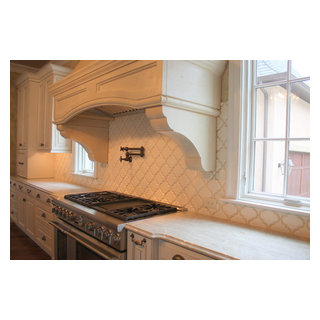ARC. LASER Kitchen - Traditional - Kitchen - Charlotte - by TILE ...