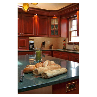 Argo Quartz Kitchen - Traditional - Kitchen - Other - by Kitchen Magic ...