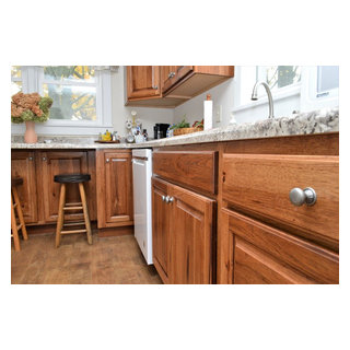 Argos, IN. Haas Signature Collection, Traditional Hickory Kitchen ...