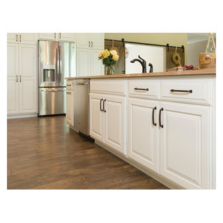 Aspect Cabinetry - Traditional - Kitchen - Columbus - by Cabinetry ...