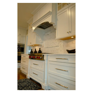 Avon Kitchen 3 - Traditional - Kitchen - New York - by Penterman ...