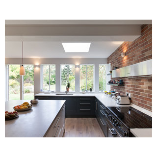 Barrow Road - Contemporary - Kitchen - London - by Mailen Design | Houzz UK