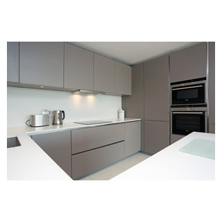 Basalt Grey kitchen finish - Contemporary - Kitchen - London - by LWK ...