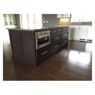 Bayern Cabinets - Farmhouse - Kitchen - Minneapolis - by Panache ...