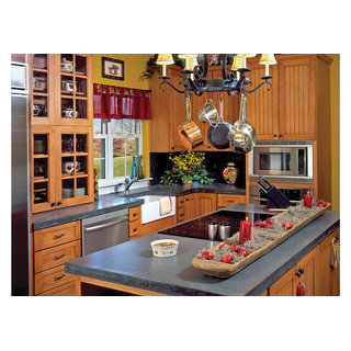 Beadboard Kitchen - Traditional - Kitchen - Philadelphia - by Main Line ...