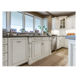 Bear Creek golf club - Transitional - Kitchen - Los Angeles - by Art Of ...
