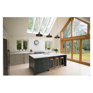 Beautiful, light and spacious Shaker kitchen in Farnham - Farmhouse ...