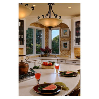 Beautiful Traditional Kitchen in Vienna - Traditional - Kitchen - DC ...