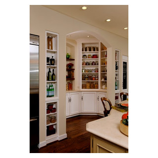 Beautiful Traditional Kitchen in Vienna - Traditional - Kitchen - DC ...