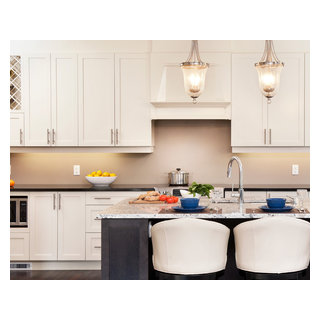 Bell Kitchen - Traditional - Kitchen - Ottawa - by Laurysen Kitchens ...