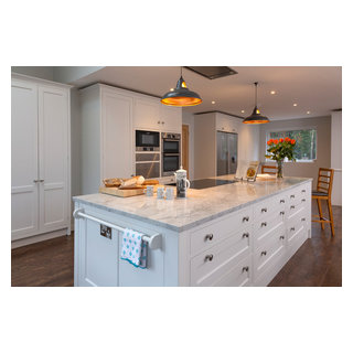 Bespoke kitchen with Quartzite tops - Contemporain - Cuisine - Surrey ...