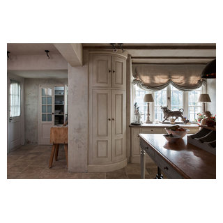 Bespoke Period Kitchen - Rustic - Kitchen - London - by Figura Kitchens ...