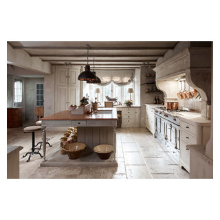 Bespoke Period Kitchen - Mediterranean - Kitchen - London - by Figura ...