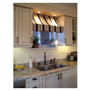 Bistro Style Kitchen - Traditional - Kitchen - Toronto | Houzz