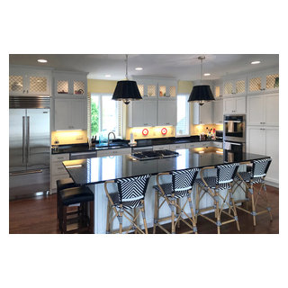 Black and White Beach Kitchen - Beach Style - Kitchen - by 6 Square ...