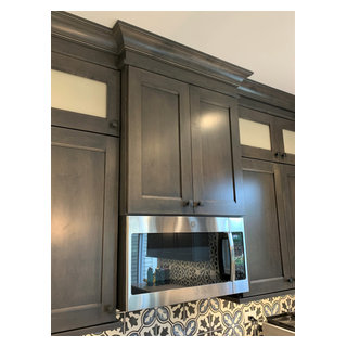 Blue + Smoke Stain Kitchen - Classique Chic - Cuisine - Chicago - par ...