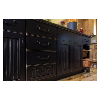 Boone - Traditional - Kitchen - Charlotte - by Precision Cabinets Inc ...