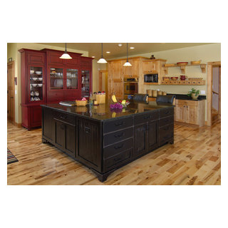 Boone - Traditional - Kitchen - Charlotte - by Precision Cabinets Inc ...