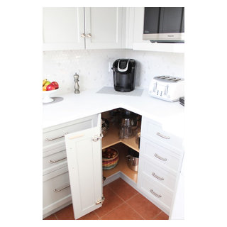 Bright and quaint Kitchen - Transitional - Kitchen - Toronto - by ...
