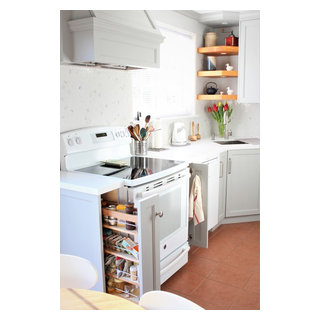 Bright and quaint Kitchen - Transitional - Kitchen - Toronto - by ...