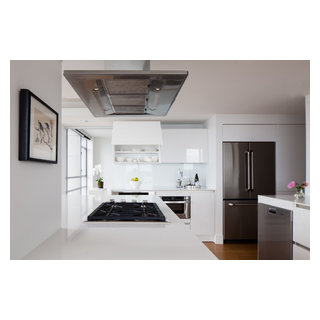 Bright and Welcoming White Kitchen - Modern - Kitchen - Seattle - by ...