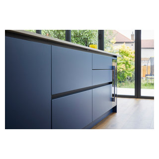 Bromley Kitchen - Modern - Kitchen - Kent - by piqu | Houzz UK