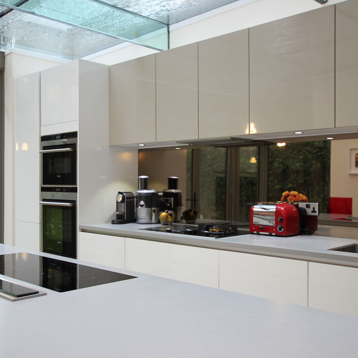 75 Beautiful Mirrored Splashback Home Design Ideas & Designs | Houzz AU