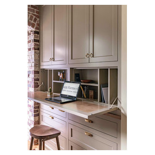 Brookline - Farmhouse - Kitchen - Boston - by Lisa Davis Interiors | Houzz