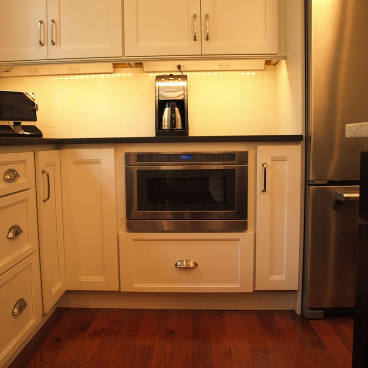 Under Cabinet Outlets - Photos & Ideas | Houzz