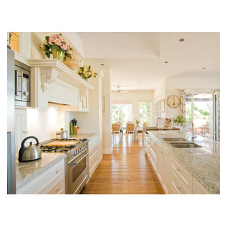 Byron Bay - Traditional - Kitchen - Brisbane - by Kate Platt Designs ...