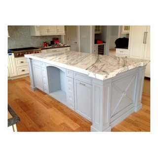 Calacatta Fine Vein marble countertop - Beach Style - Kitchen - New ...