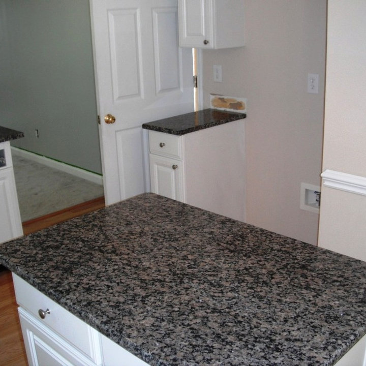 Caledonia Granite - Photos & Ideas | Houzz