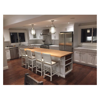 Cambridge White Kitchen - Traditional - Kitchen - Toronto - by ...