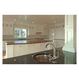 Cape Cod Classic Kitchen - Beach Style - Kitchen - Boston - by Cape ...