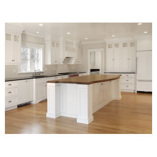 Cape Cod Classic Kitchen - Beach Style - Kitchen - Boston - by Cape ...