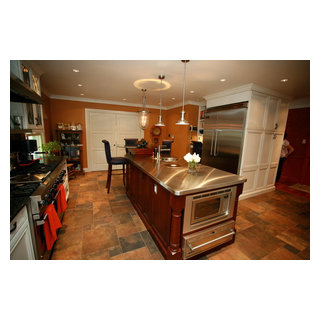 Casey's Creative Kitchens Portfolio - Traditional - Kitchen - Toronto ...