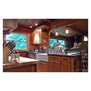 Cedar Cabin - Traditional - Kitchen - Burlington - by Cotton Design ...