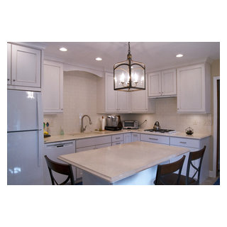 Charming Tranisitonal Kitchen Remodel - Kitchen - Cleveland - by ...