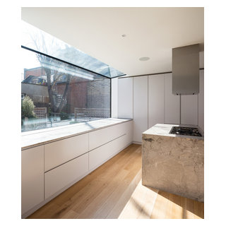 Chelsea Townhouse - Modern - Kitchen - London - by Studio Bua | Houzz