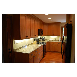 Cherry - Rustic - Kitchen - Raleigh - by Rima Nasser | Houzz