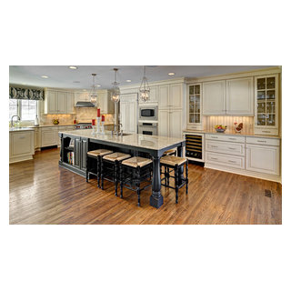 Chevy Chase - Traditional - Kitchen - Minneapolis - by Knight ...