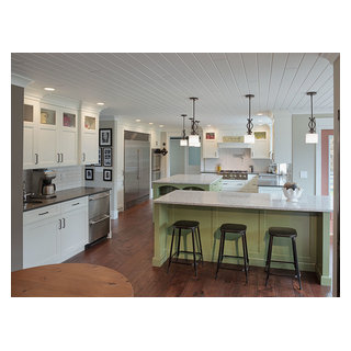 Classic Farm House & Craftsmen Style Kitchen - Farmhouse - Kitchen ...