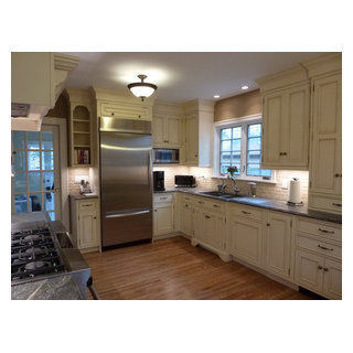 Classic Kitchens - Traditional - Kitchen - Chicago - by Chester ...