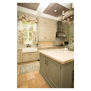 Classic St. Charles - Traditional - Kitchen - New Orleans - by Cabinets ...