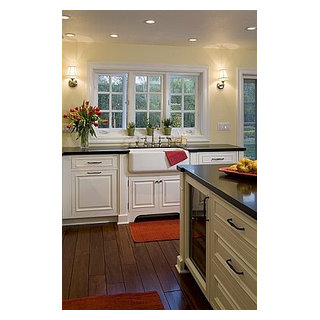 Classic Traditional Inset - Traditional - Kitchen - Los Angeles - by ...
