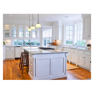 Classic White Kitchen - Traditional - Kitchen - by CWP Cabinetry | Houzz