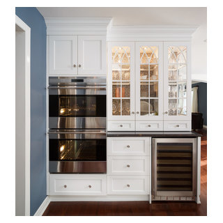Classic White Kitchen Design By Astro - Ottawa - Traditional - Kitchen ...