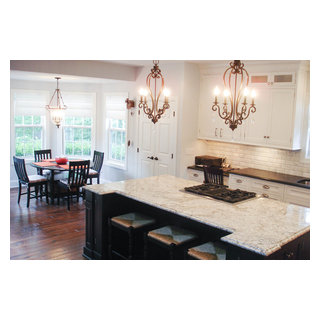 Classic white kitchen - Traditional - Kitchen - Cincinnati - by Essence ...