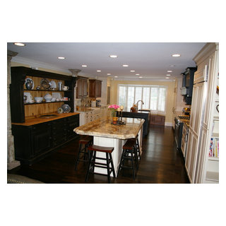 Classic Working Kitchen - Traditional - Kitchen - Atlanta - by Highland ...