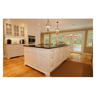Classically Modern Kitchen - Traditional - Kitchen - Boston - by KI3 ...